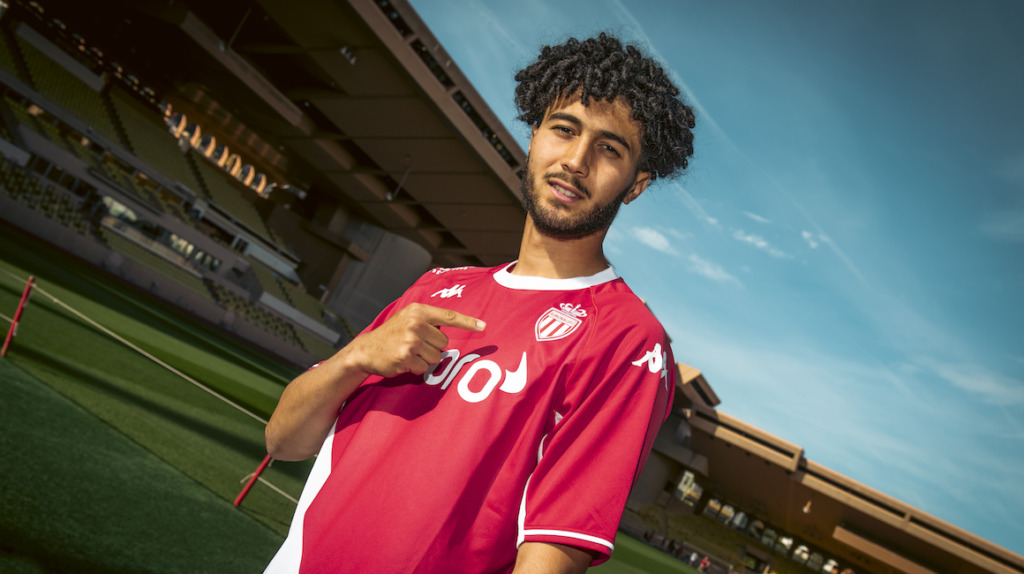 Alain Zadi signs his first professional contract, El-Maach and Torres ...