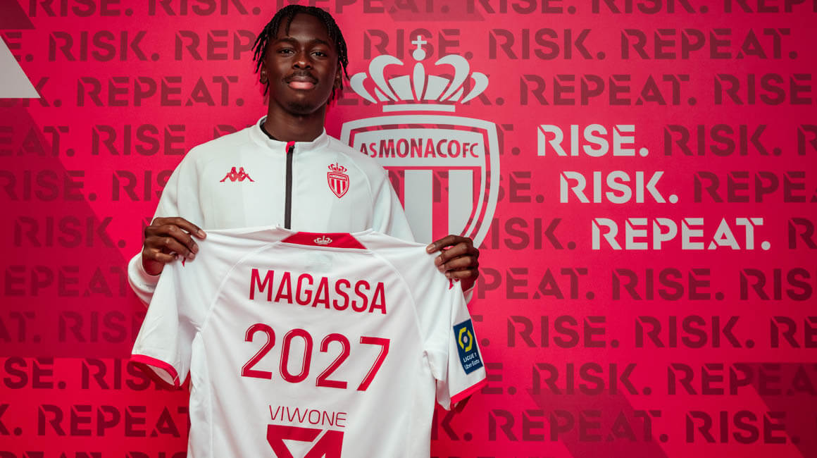 Soungoutou Magassa extends his contract